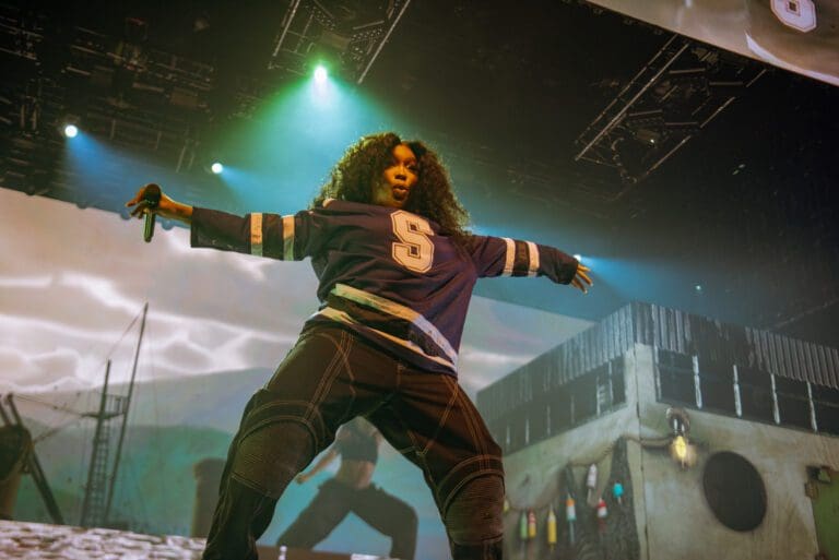 POD Photos: SZA Dazzles on the S.O.S. Tour in San Diego (3/13 ...